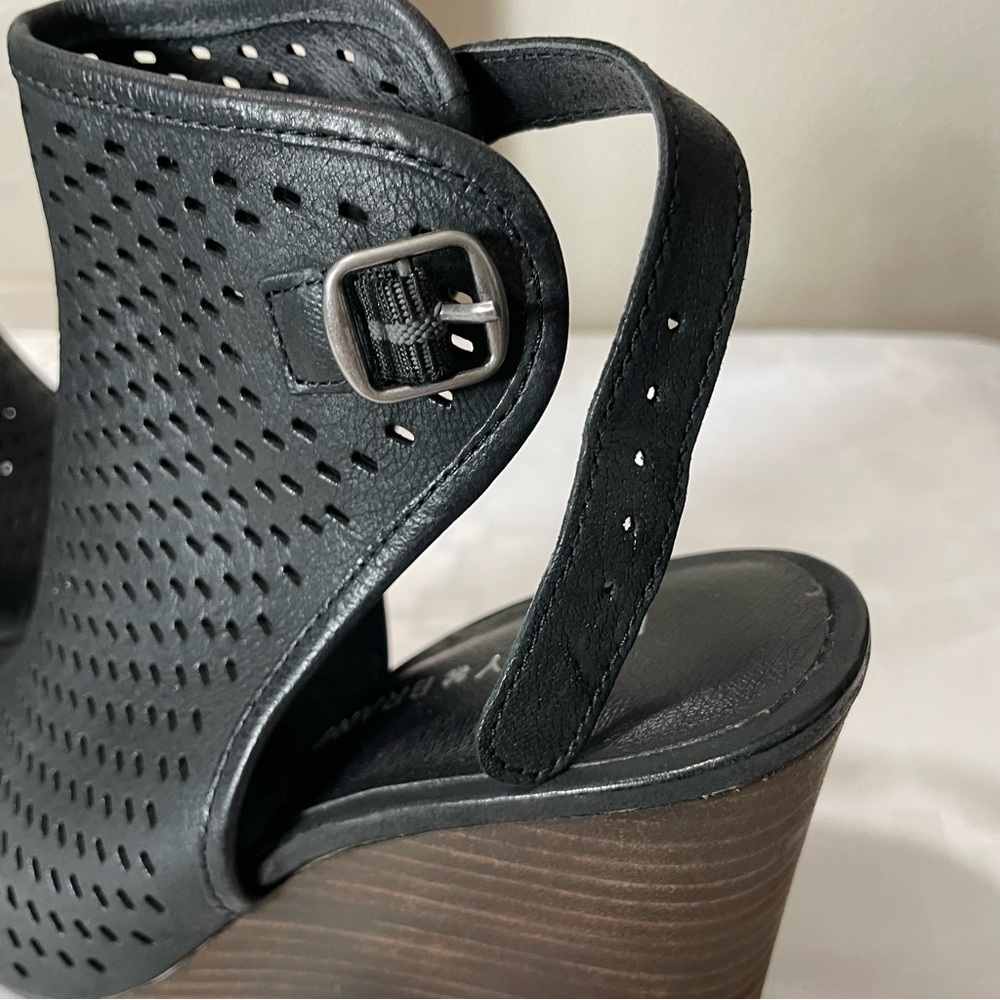 Lucky Brand Rozina Laser Cut Out Wedge - Gem